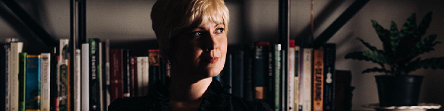 LAURA MEADE - Wer ist die gefährlichste Frau der Welt? | eclipsed Rock ...